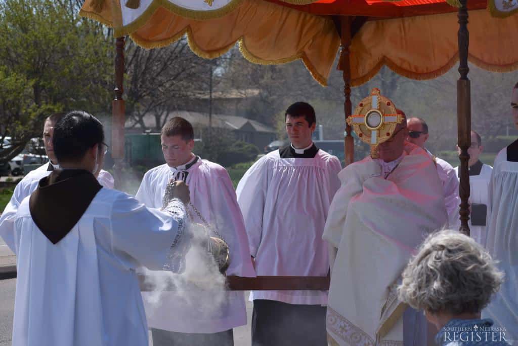 Knights in Eucharistic Procession - Knights of The Holy Eucharist