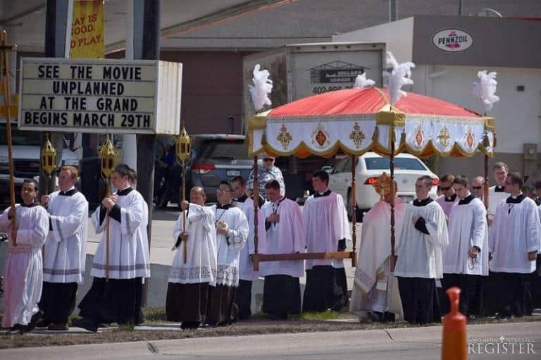 Knights in Eucharistic Procession - Knights of The Holy Eucharist